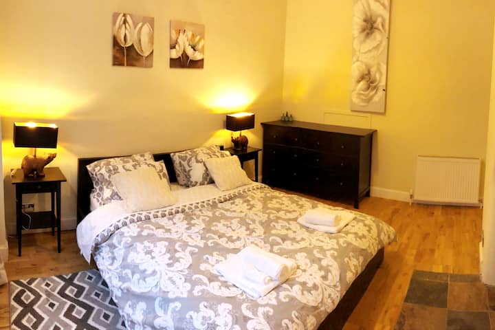 Edinburgh City Centre 2bedroom Close To Castle&uni - Edinburgh