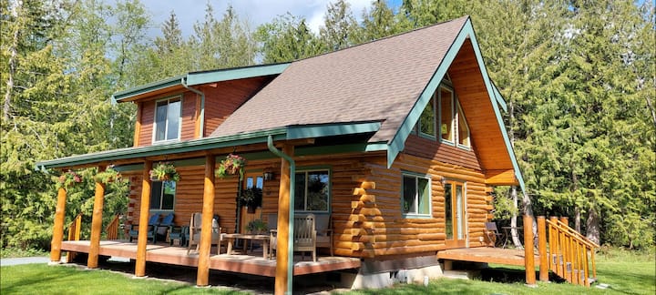 Peaceful Pines Log Cabin - Mount Vernon, WA