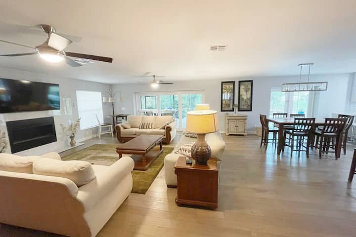 Marvin Gardens View On The Water With Heated Pool - Anna María, FL