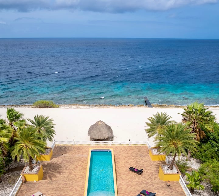Ocean Front Villa - Private Beach & Infinity Pool - Curaçao