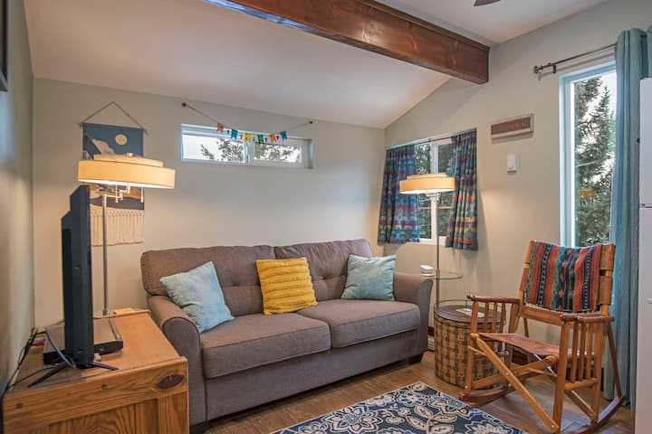 Bluespruce Guesthouse-walkable Rivertrail/downtown - Bend, OR