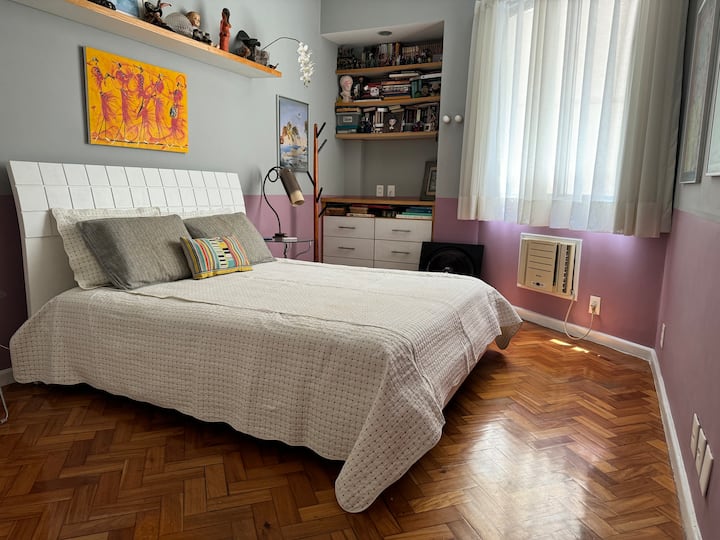 Excellent Bedroom At Great Location In Copacabana. - Brazil