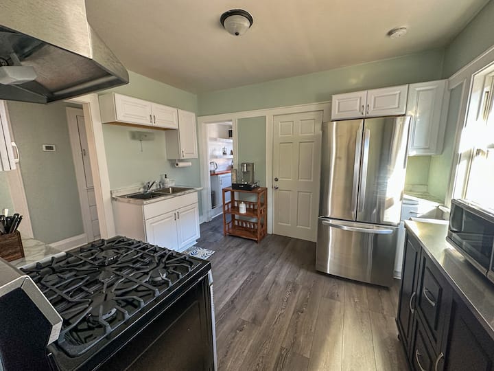 Modern Upper Retreat Close To Downtown - 米爾瓦基