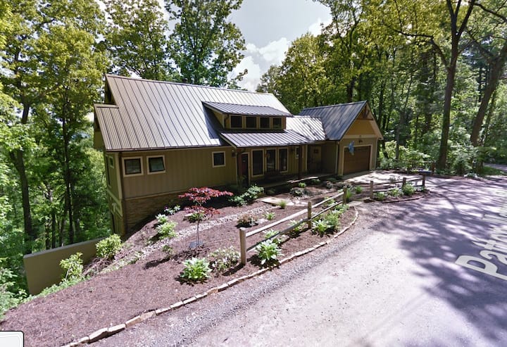 2 Bd Apt W/ Private Porch Only 10 Min From Town! - Asheville, NC