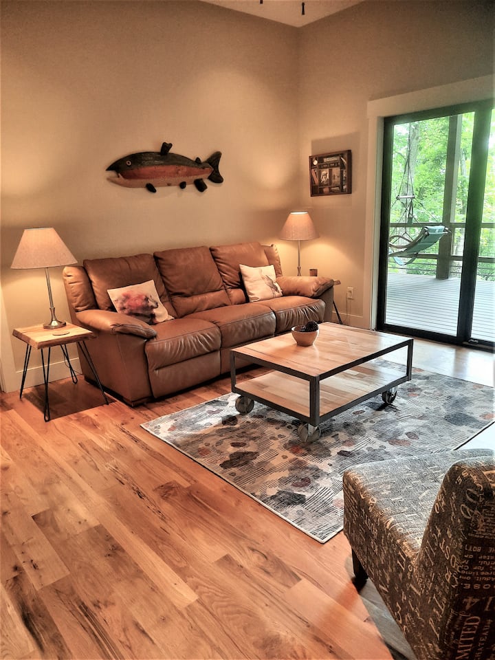 2 Bd Apt W/ Private Porch Only 10 Min To Downtown - Asheville, NC