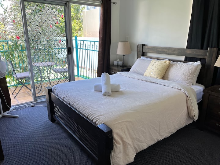 Sweet ! Paradise Island Waterfront With Pool - Gold Coast