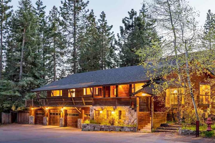Large Villa With 5min Flat Walk To Beach - Tahoe City, CA