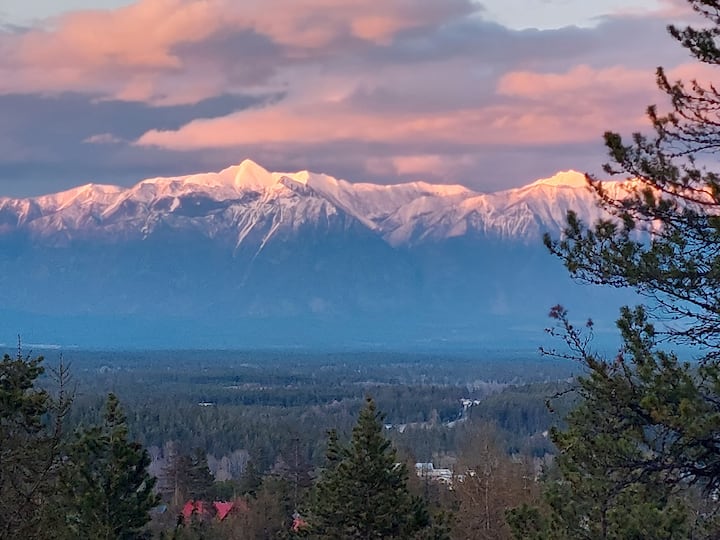 Large 4 Bedroom  Condo, 3 En Suite Private Hot Tub - Kimberley, BC, Canada