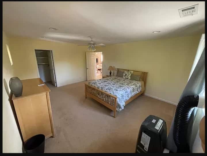 **Premium Executive Condo. With Maid Svcs** - Los Altos, CA