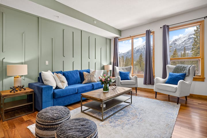 Luxurious Condo|mountain Views|hot-tub | Billiards - Canmore