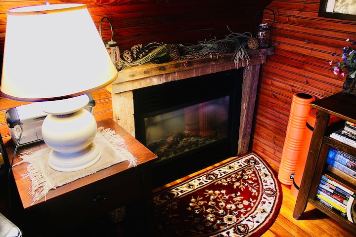 Private Apt With Balcony View/hot Tub - Augusta, ME