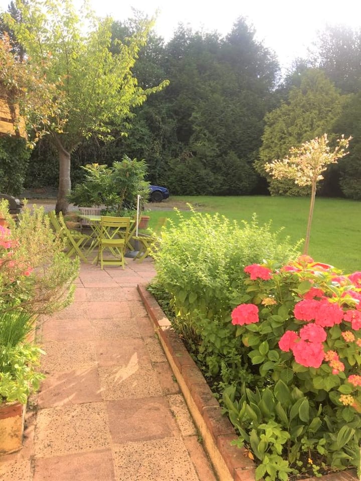 Un Jardin Dans La Ville ... Meublé De Tourisme 3* - Honfleur