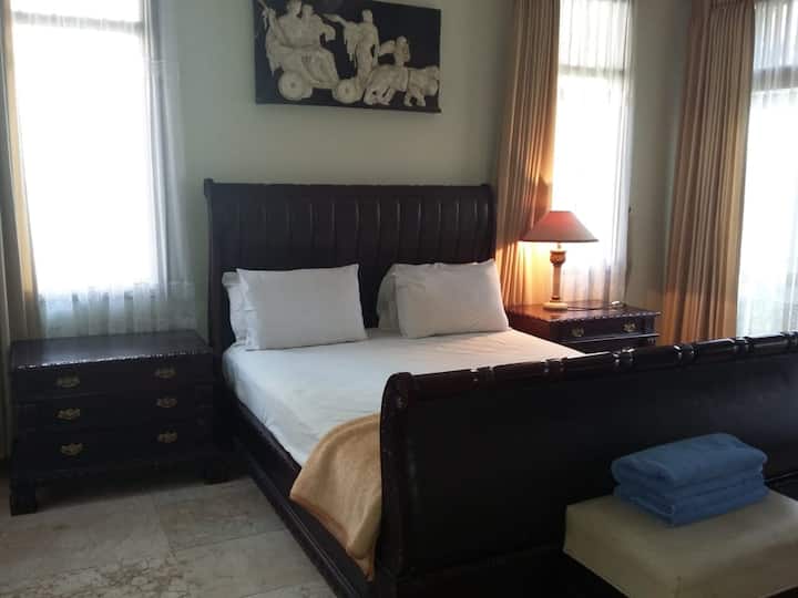 Kuta's Quiet Home Near Airport - Legian