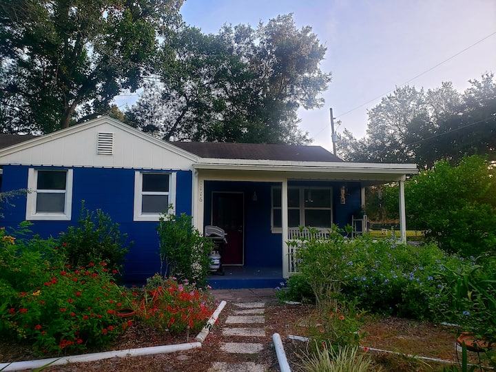 Cute Bungalow Close To Downtown - Gainesville, FL