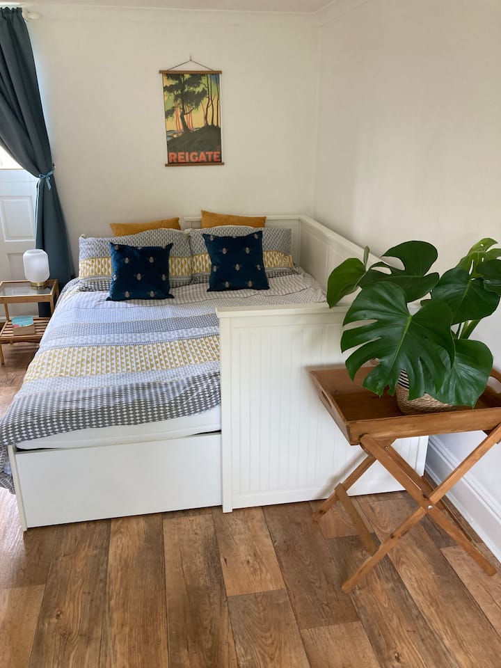 Little Garden Annexe - Redhill