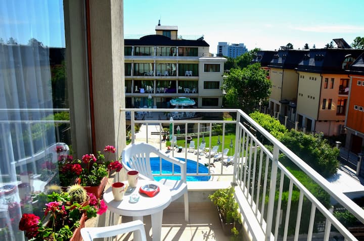 Nearby The Beach Amber Apartment - Varna