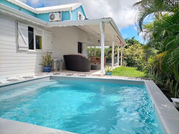 Grande Villa Créole. Jardin. Piscine. Plage à 800m - Martinique