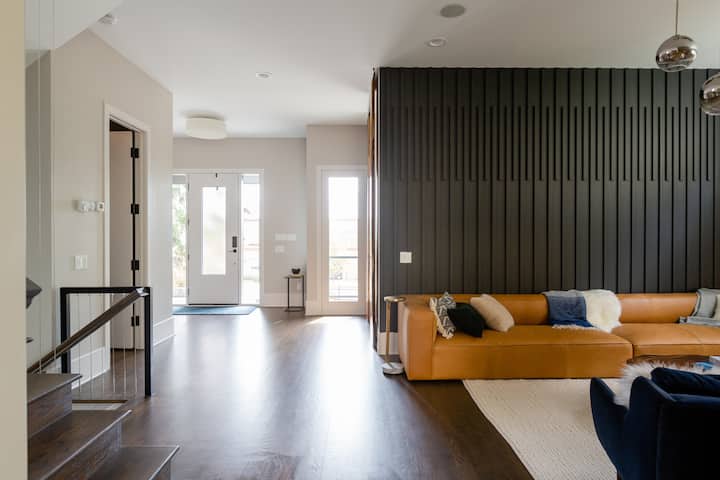Linden Hills Modern Luxury Home - Monster, Shakopee