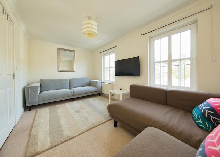 5 Bedroom Townhouse Sleeps Up To 10 Free Parking - Cardiff