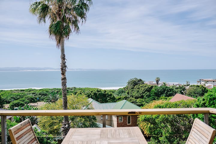 10i Mimosa - Quirky Multi-level Home - Jeffreys Bay