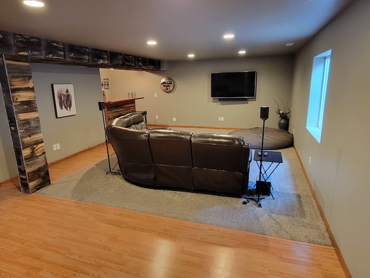 Large Cheyenne Home ~ Perfect Entertaining Space - Cheyenne