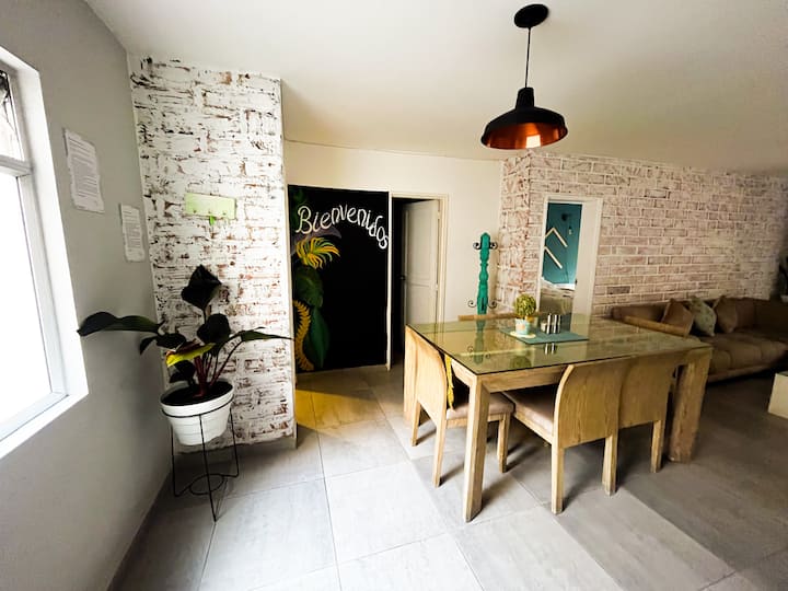 Casa Verde, Nice, Confortable And Central - Medellín, Colombia