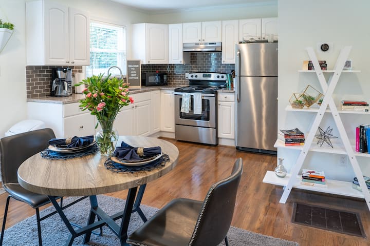 Cozy Cottage Minutes From Uptown - Charlotte, NC