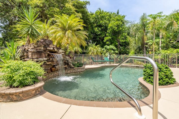 The Pool House - North Port, FL