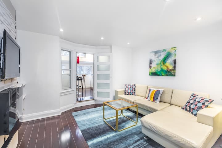 1 Bedroom Apt (B)– Central/east By Woodbine Subway - Toronto