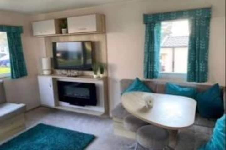 8 Birth Caravan At Combe Haven - Hastings