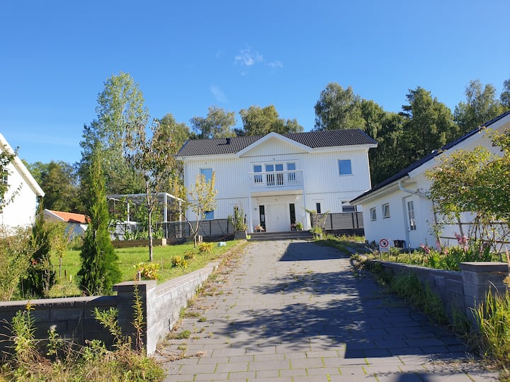 Lovely Modern Villa Huddinge. - Tumba
