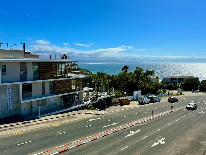 Sunrise Views Of Formosa Peak & The Bay In Plett - Plettenberg Bay