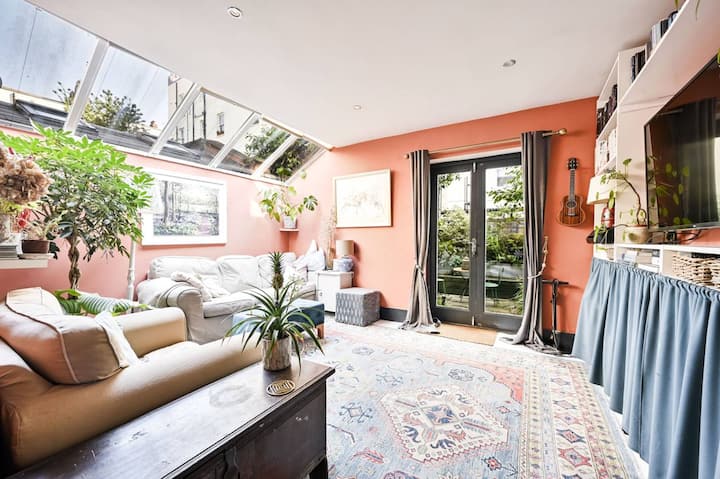 2 Bedroom Garden Flat - Londres