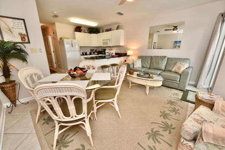 Sunny And Convenient Beach Condo - Orange Beach, AL