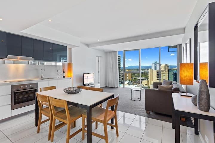Lovely 2 Bedroom Apartment In Surfers Paradise. - Surfers Paradise