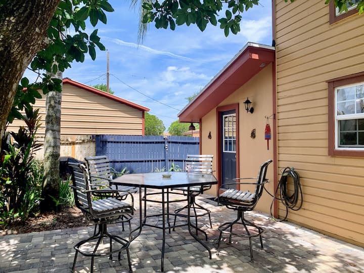 Cozy Bungalow - 5 Mi Legoland & 0.5 Mi Dwntwn - Winter Haven, FL