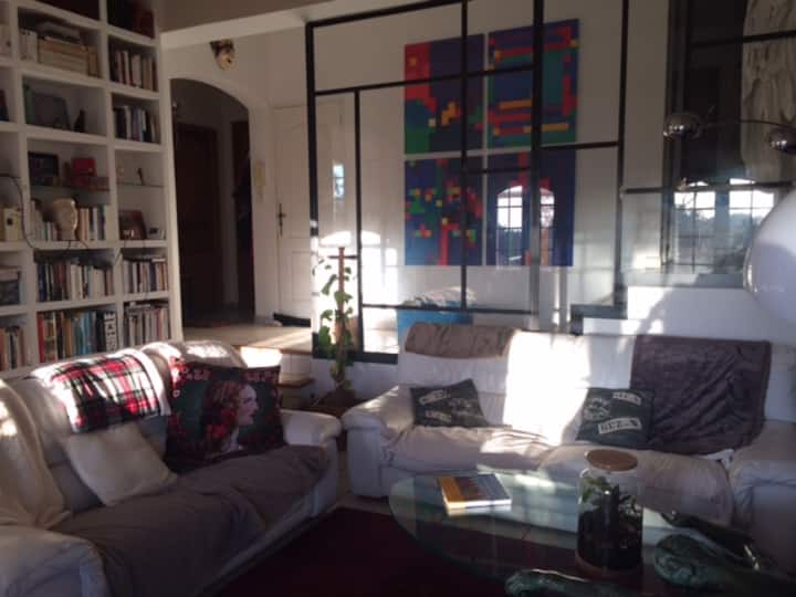 Jolie Villa Sur 2500 M2 De Terrain - Orange