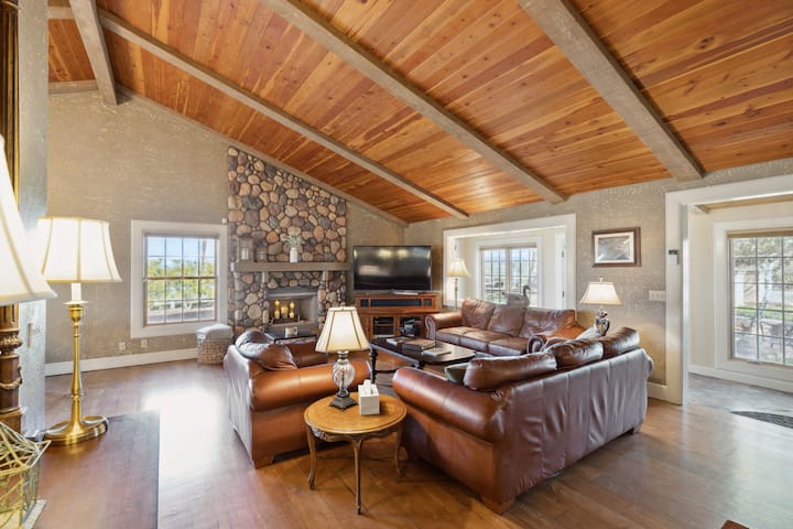 Temecula Wine Country Home On 5 Acre Vineyard - Temecula, CA