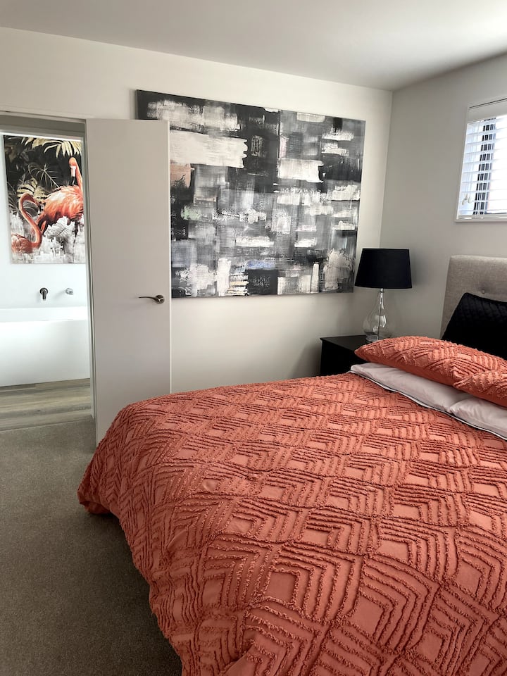Luxe Private Sunny Studio - Wanaka