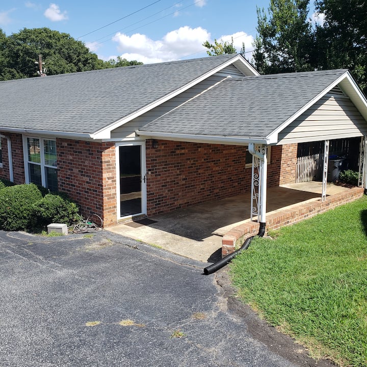 Comfy Cozy Convenient Condo - Greenville, SC