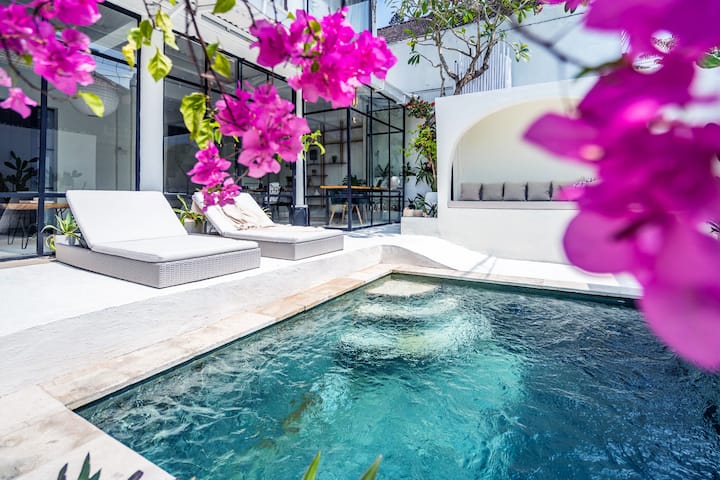 Berawa,canggu- Designer Villa With Cinema - Canggu