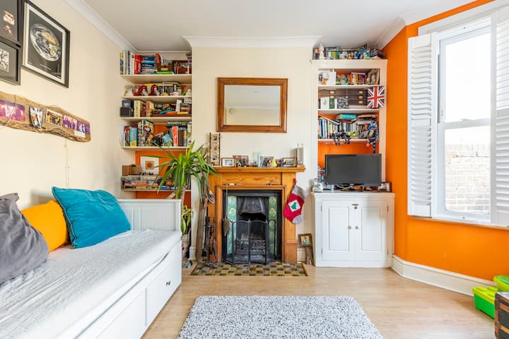 Charming Period Flat In West London With Log Fire - London