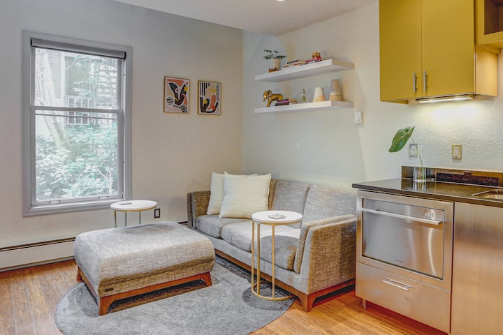 Stylish Loft In Historic Old North Boulder - Boulder, CO