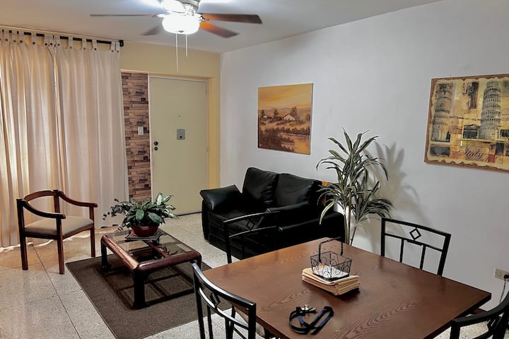 Turistas > Cómodo Apartamento En Chacao Wifi 200mb - Caracas