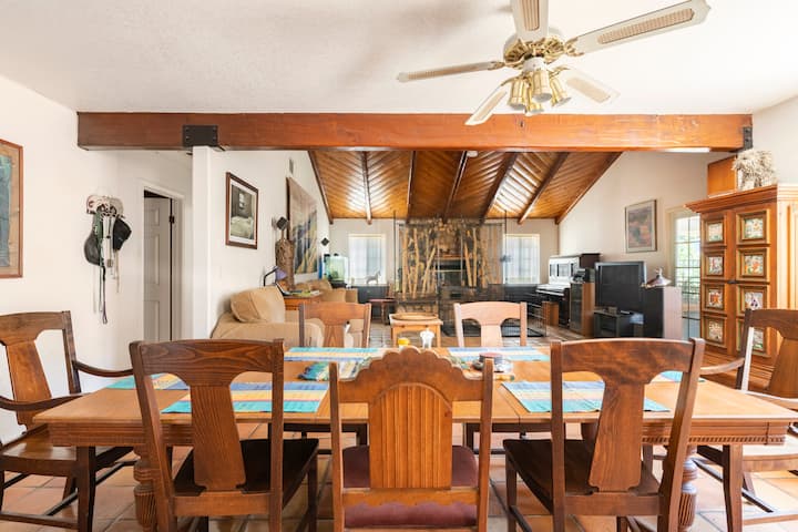 Restful Room In A Bamboo Garden - ムアパーク, CA