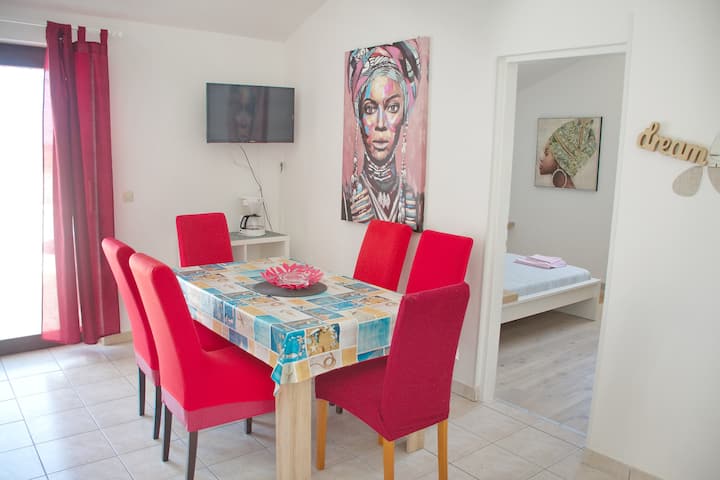 Summersong 6,   Cozy & Nice Ap. For 6 - 7 People - Stara Novalja