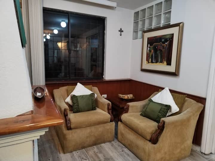 Suite Cabaña Independiente Sector Bosque - Quito