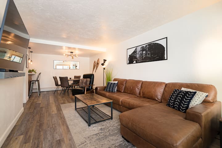 Location, Location! On Main St. Walk To Everything - Breckenridge, CO