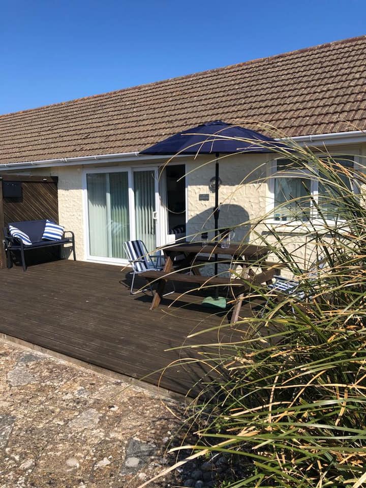 The Beach Side - 100 Yards Beach - Sleeps Up To 4. - Bembridge