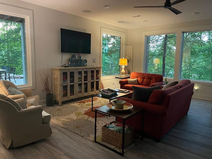 Charming Clemson Cottage On Lake Keowee - Keowee Toxaway State Park, Sunset